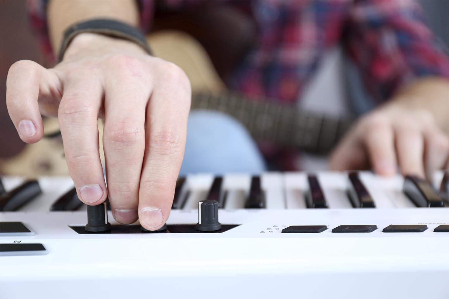 Descubra como tocar teclado com as dicas do #ModoBrincar!