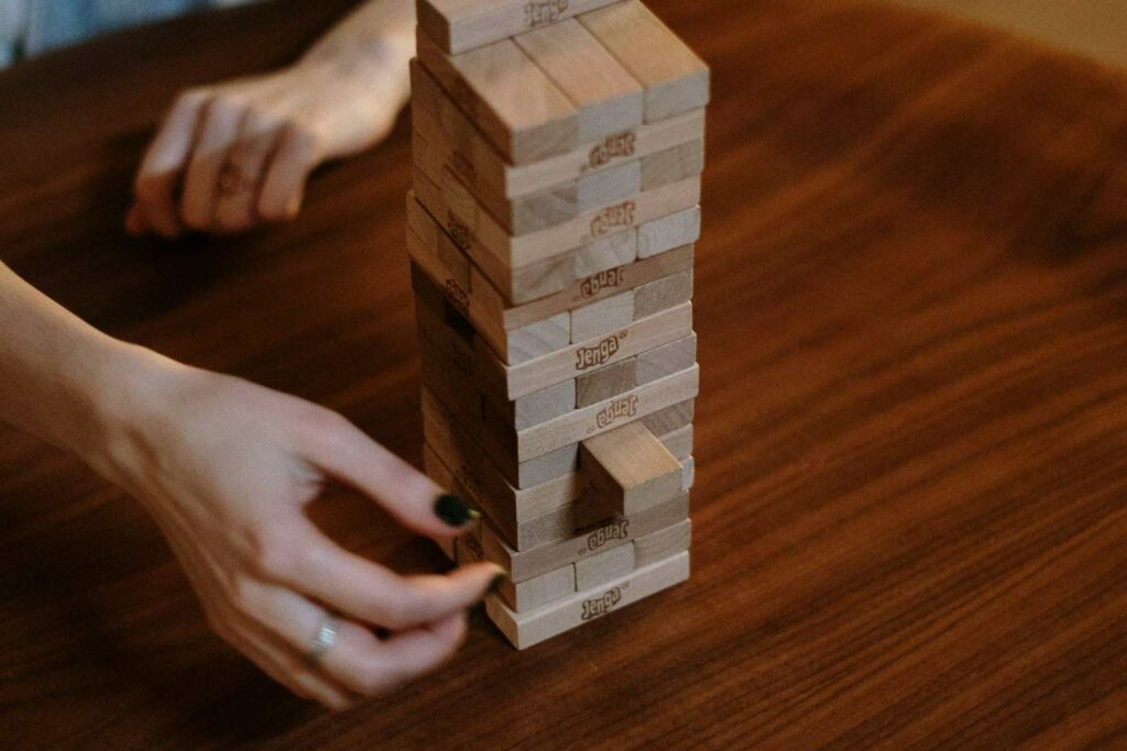 Regras do Jenga: saiba como se divertir com o jogo!